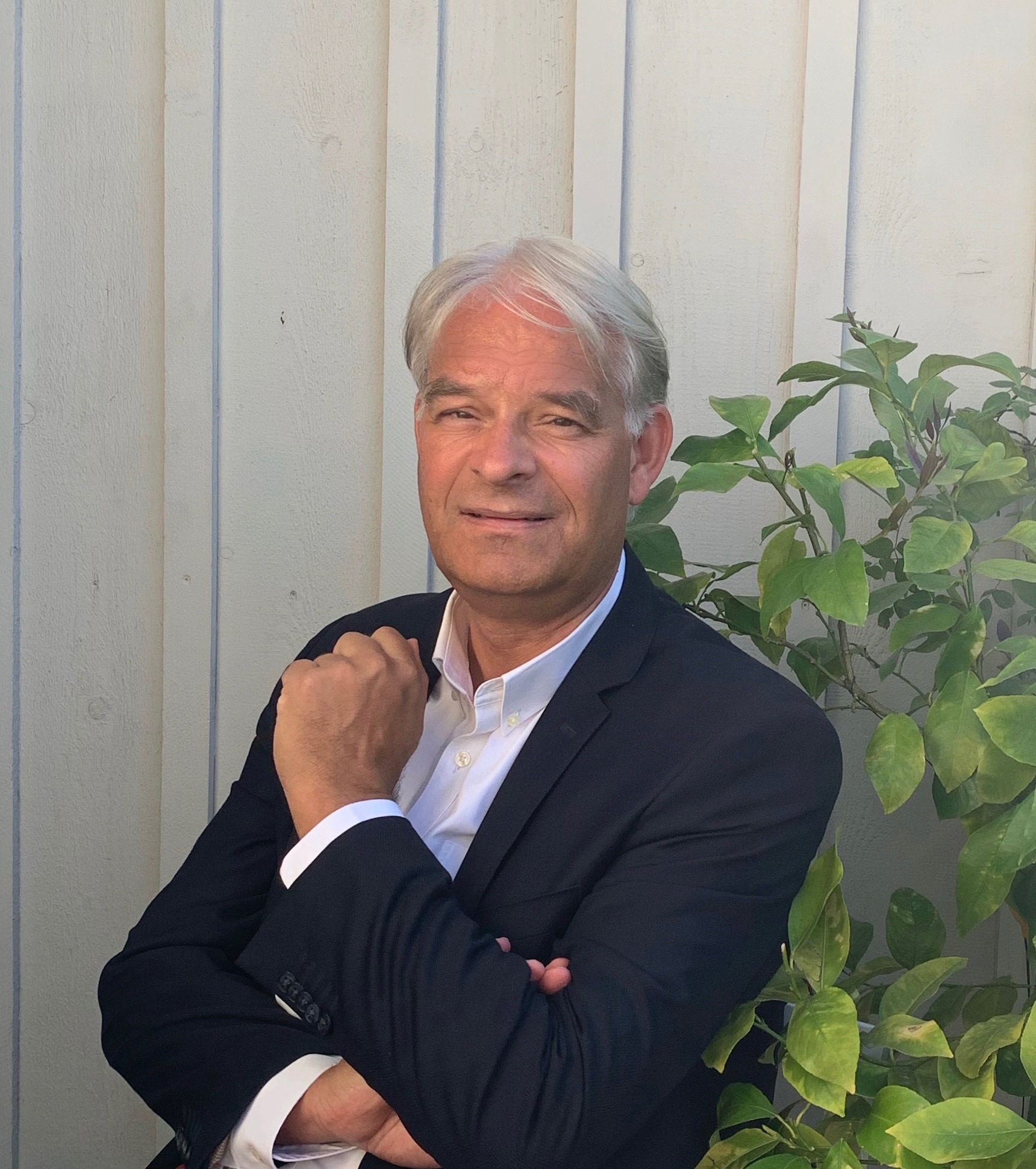 Jan Metzdorff has more than 20 years of international leadership ...